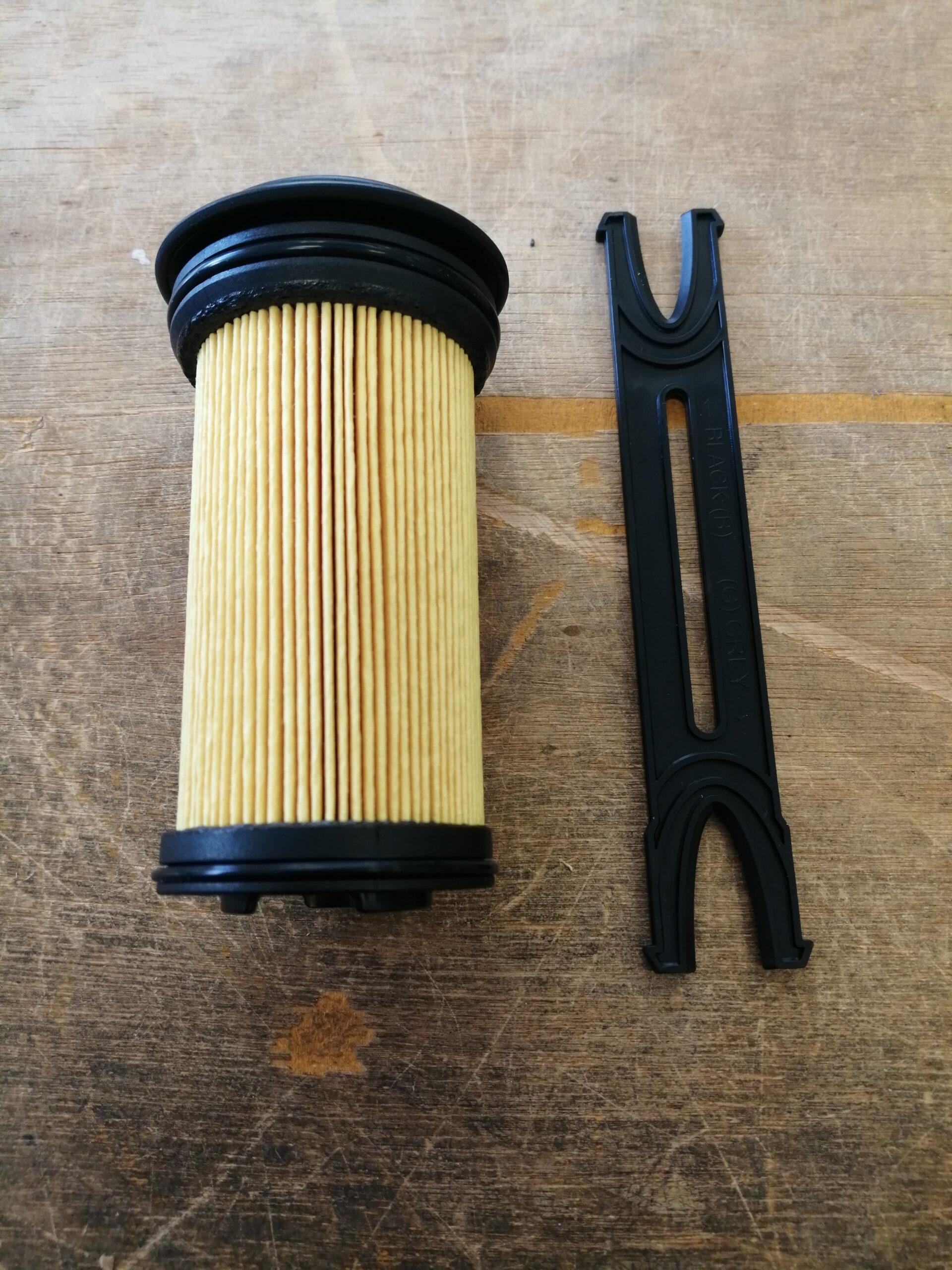 CASE AD BLUE PUMP UREA FILTER ELEMENT PART NUMBER 47364243 - Robert ...